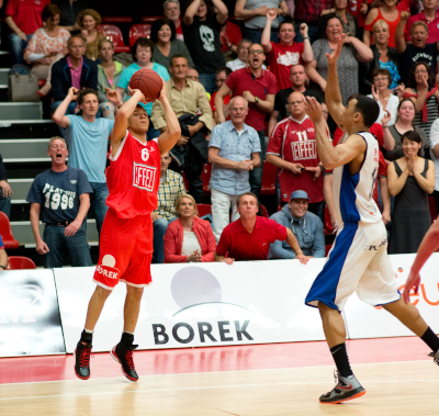 De passie van Jeffrey Touw: verslingerd aan de ‘rush’ van basketbal ...