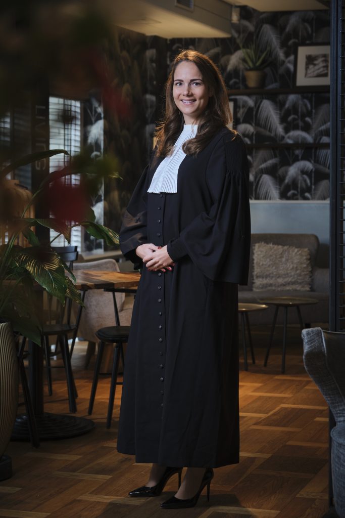 Meester en doctor in de rechten: promoveren in een toga - Advocatie